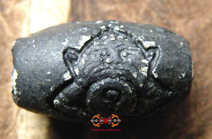 Rare et puissante perle de sort protectrice thai Look Sakot Phra Rahu ...