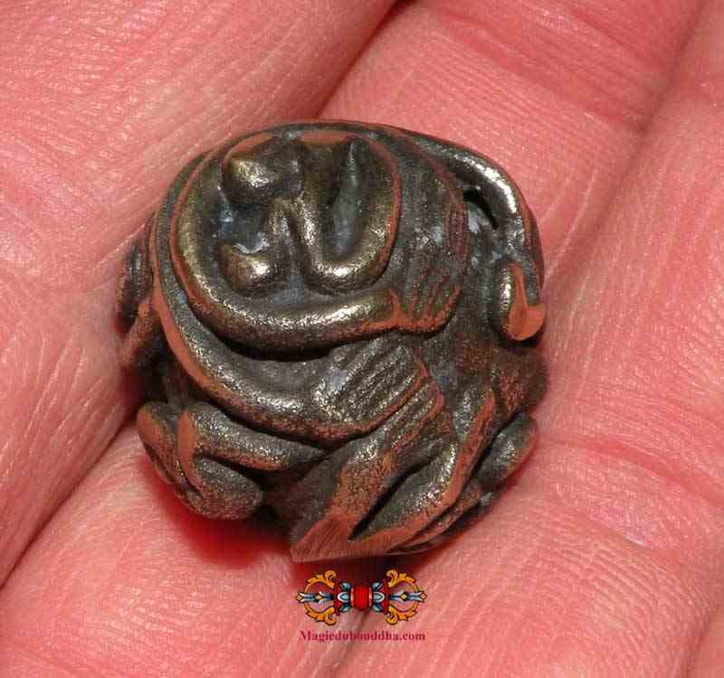 Protective Thai amulet Look Sakot / Phra Pidta Mahahut.| La Magie du ...